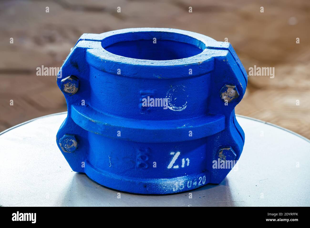 Coupling pipe fittings hi-res stock photography and images - Alamy