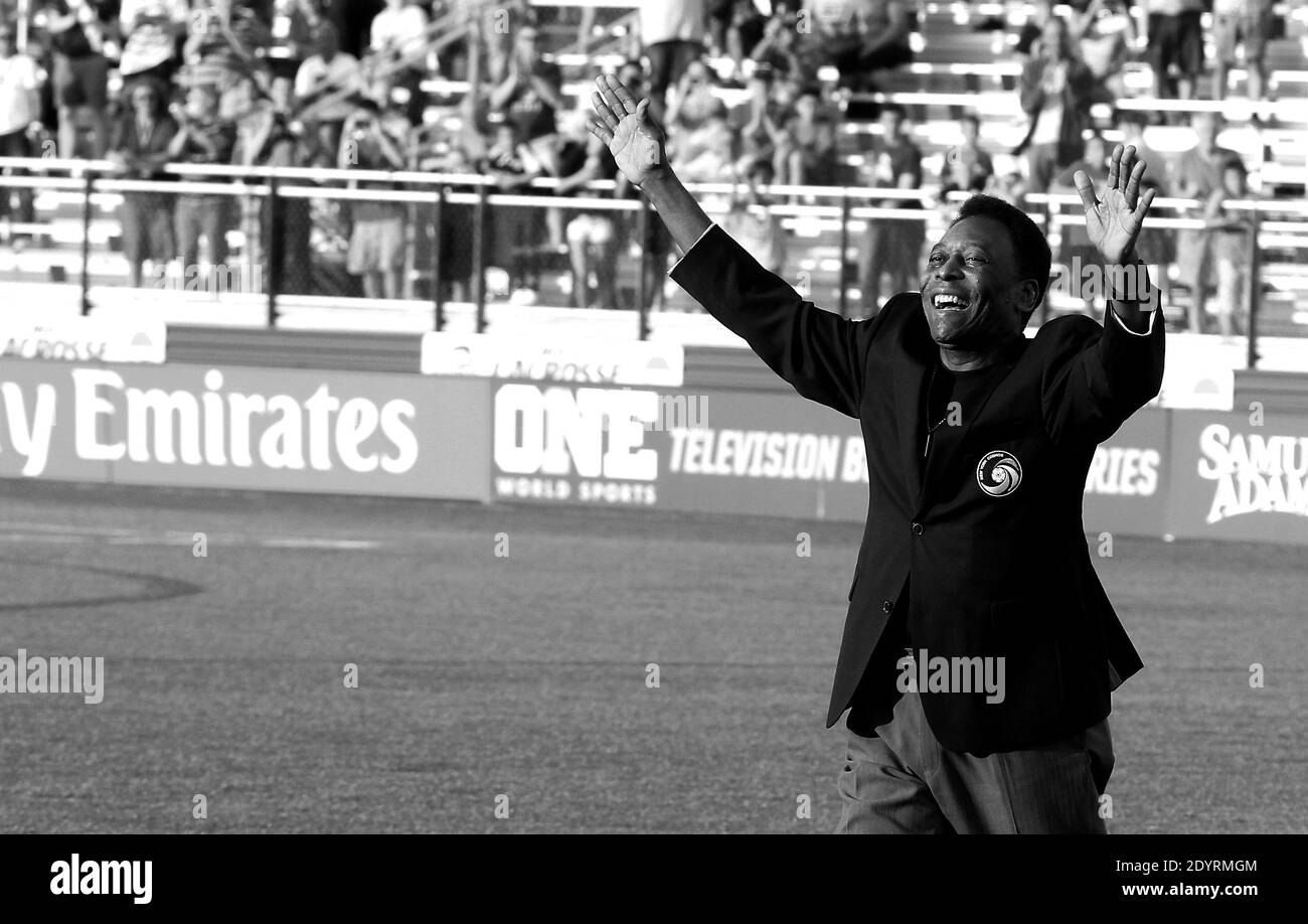 Brazilian soccer star and former Cosmos player Pele waves to the crowd ...