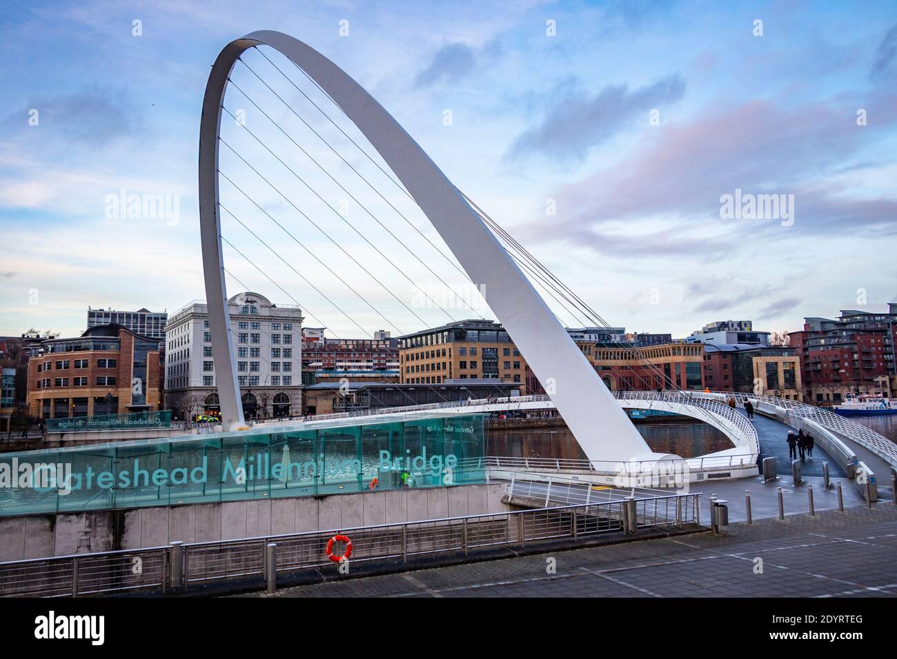 Winking eye bridge hi-res stock photography and images - Alamy