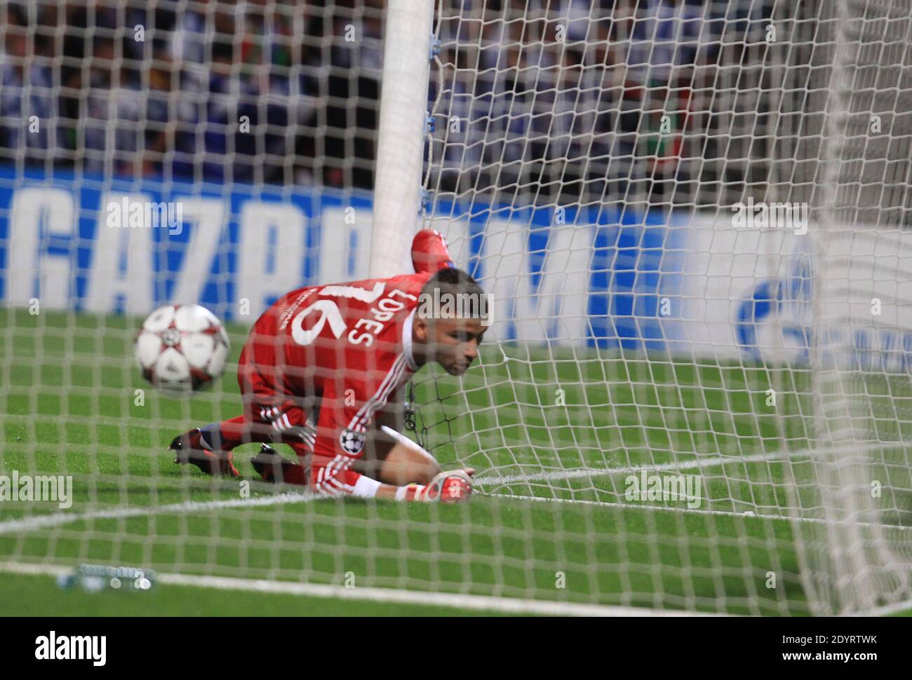 Olympique lyon keeper anthony lopes hi-res stock photography and images ...