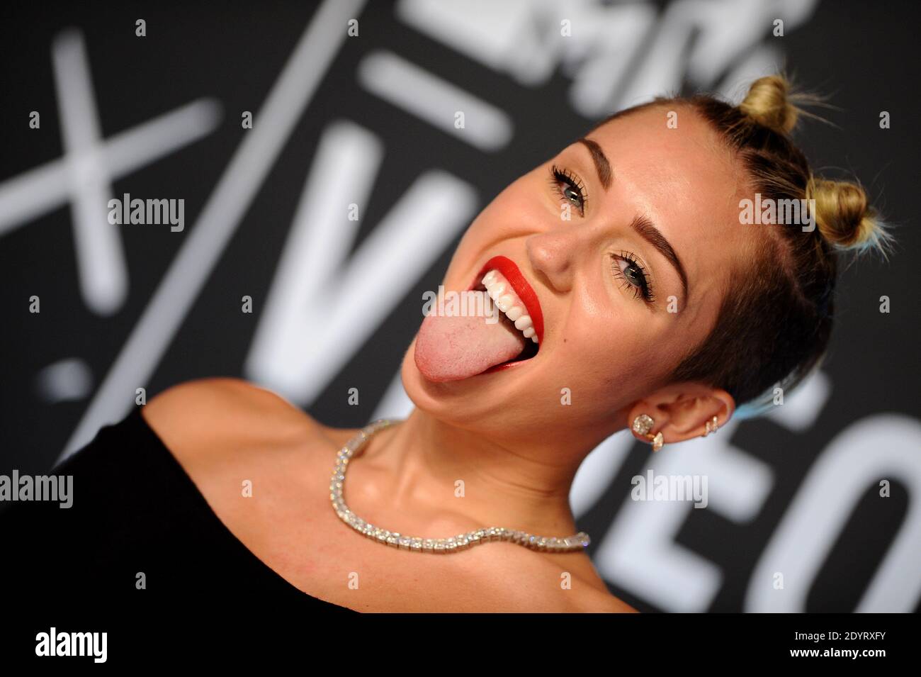 Miley cyrus 2013 vma hi-res stock photography and images - Alamy
