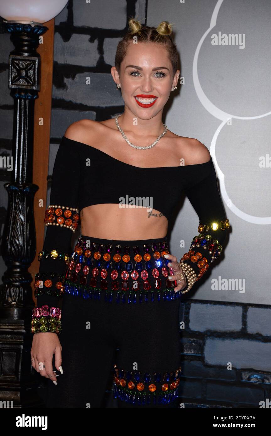Miley Cyrus arriving for the 2013 MTV Video Music Awards held at the ...