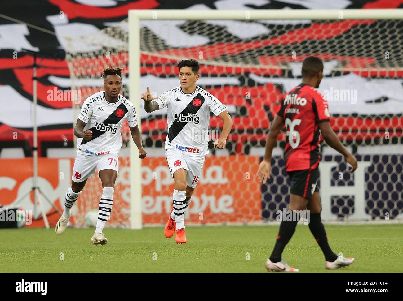 Curitiba, Brazil. 27th Dec, 2020. German Cano do Vasco celebrates his ...