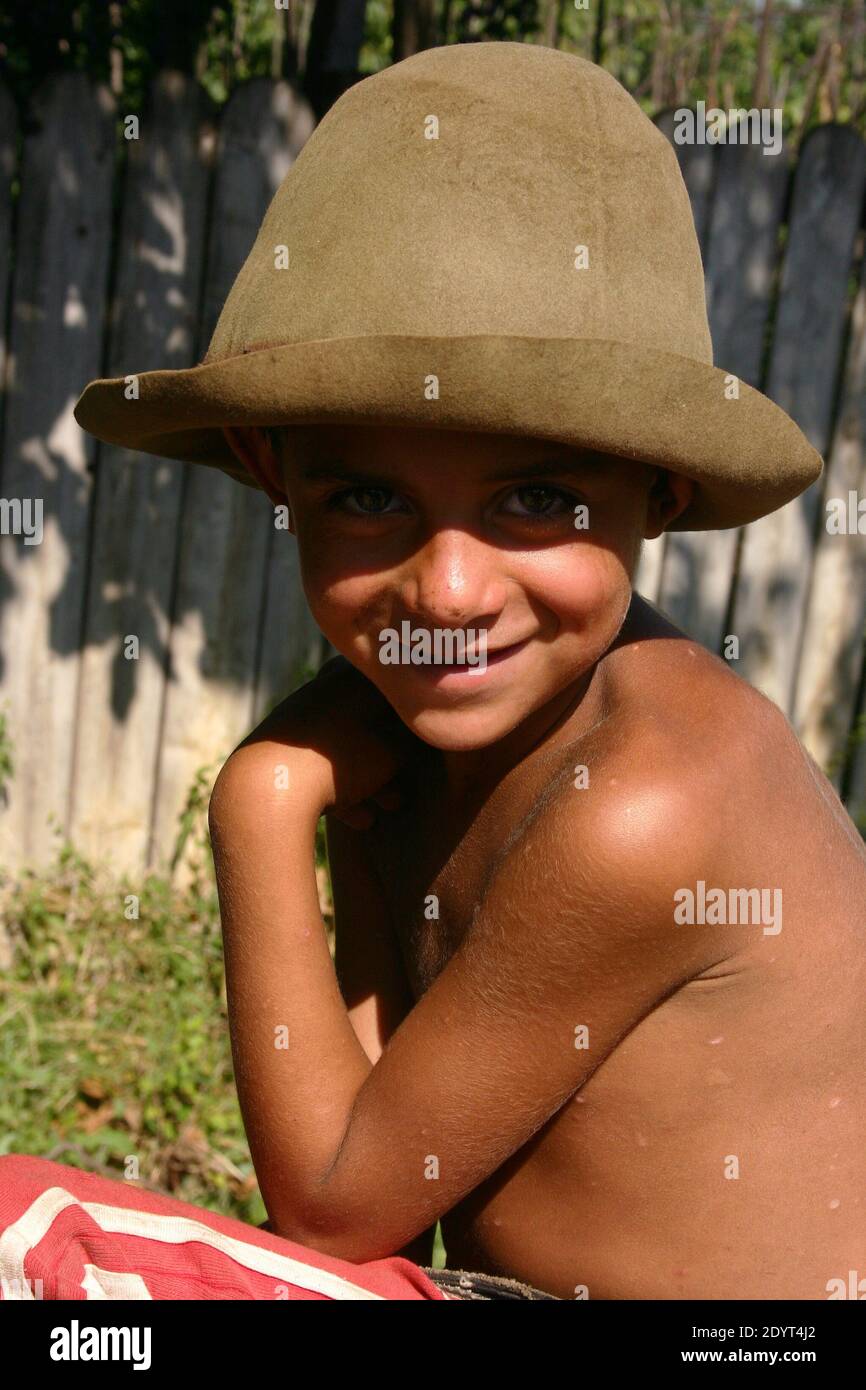 Romania gypsy gypsies hi-res stock photography and images - Alamy