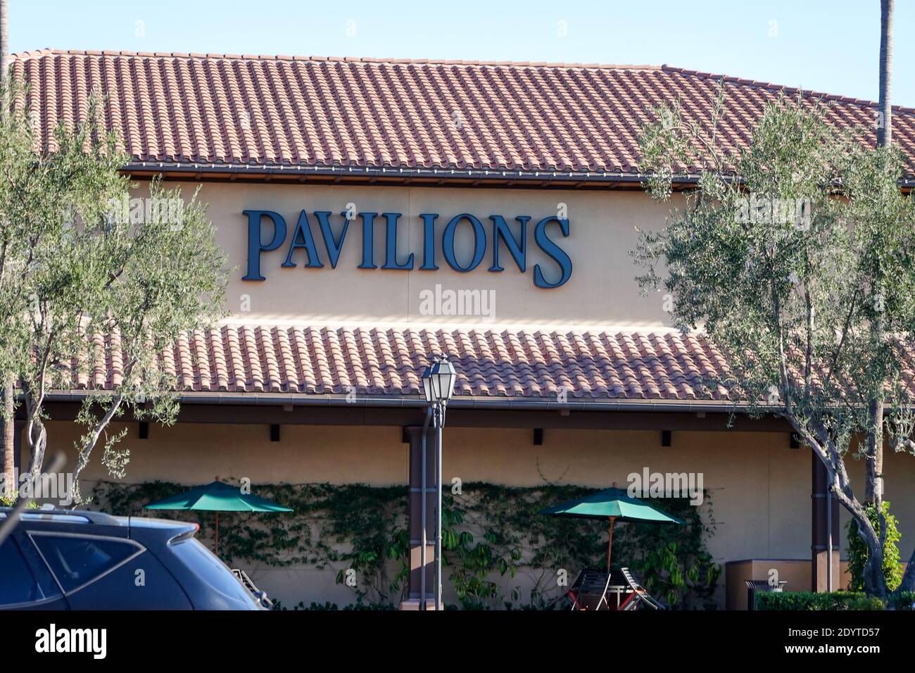Pavilions grocery storefront hi-res stock photography and images - Alamy