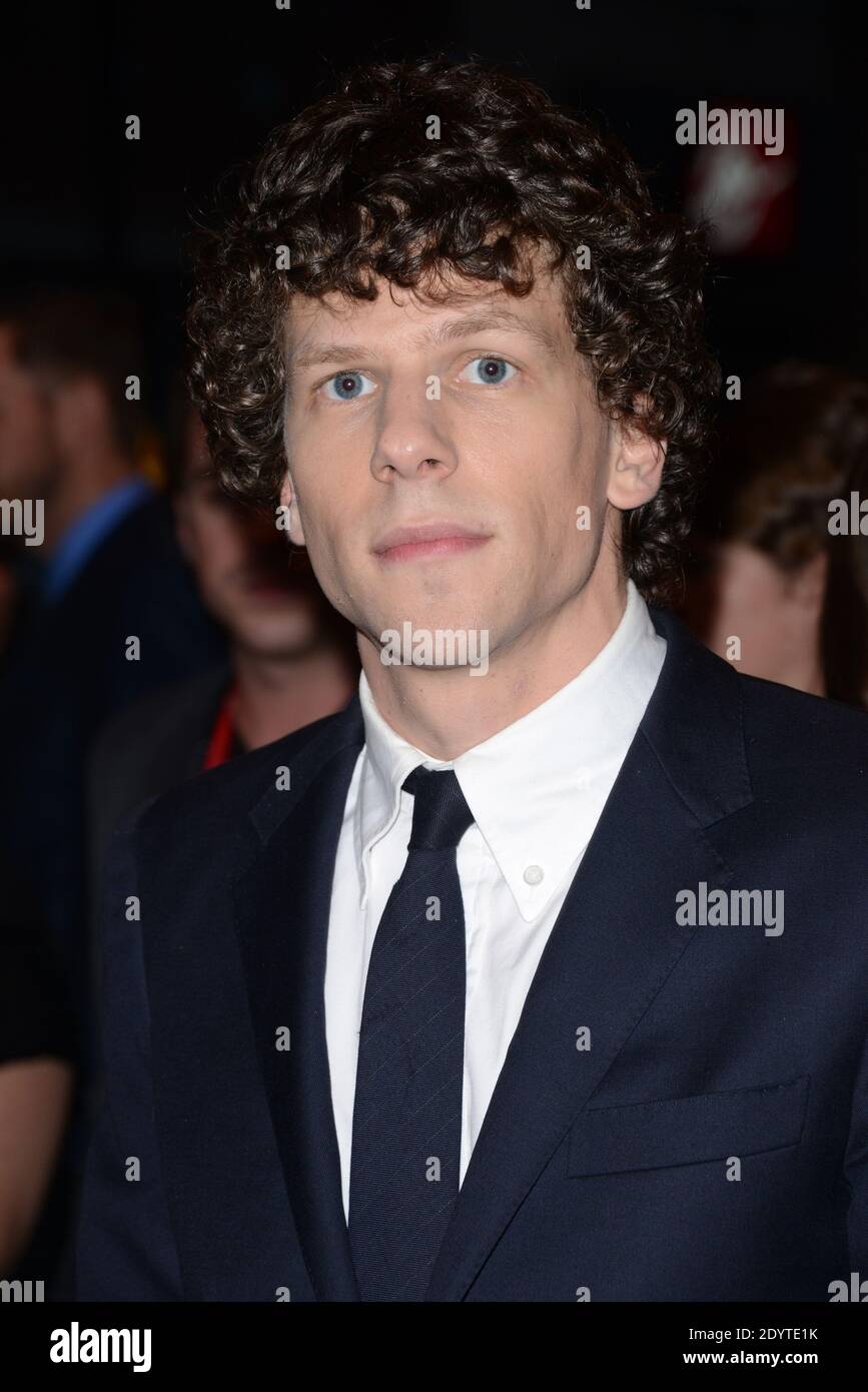 Jesse eisenberg the double hi-res stock photography and images - Alamy