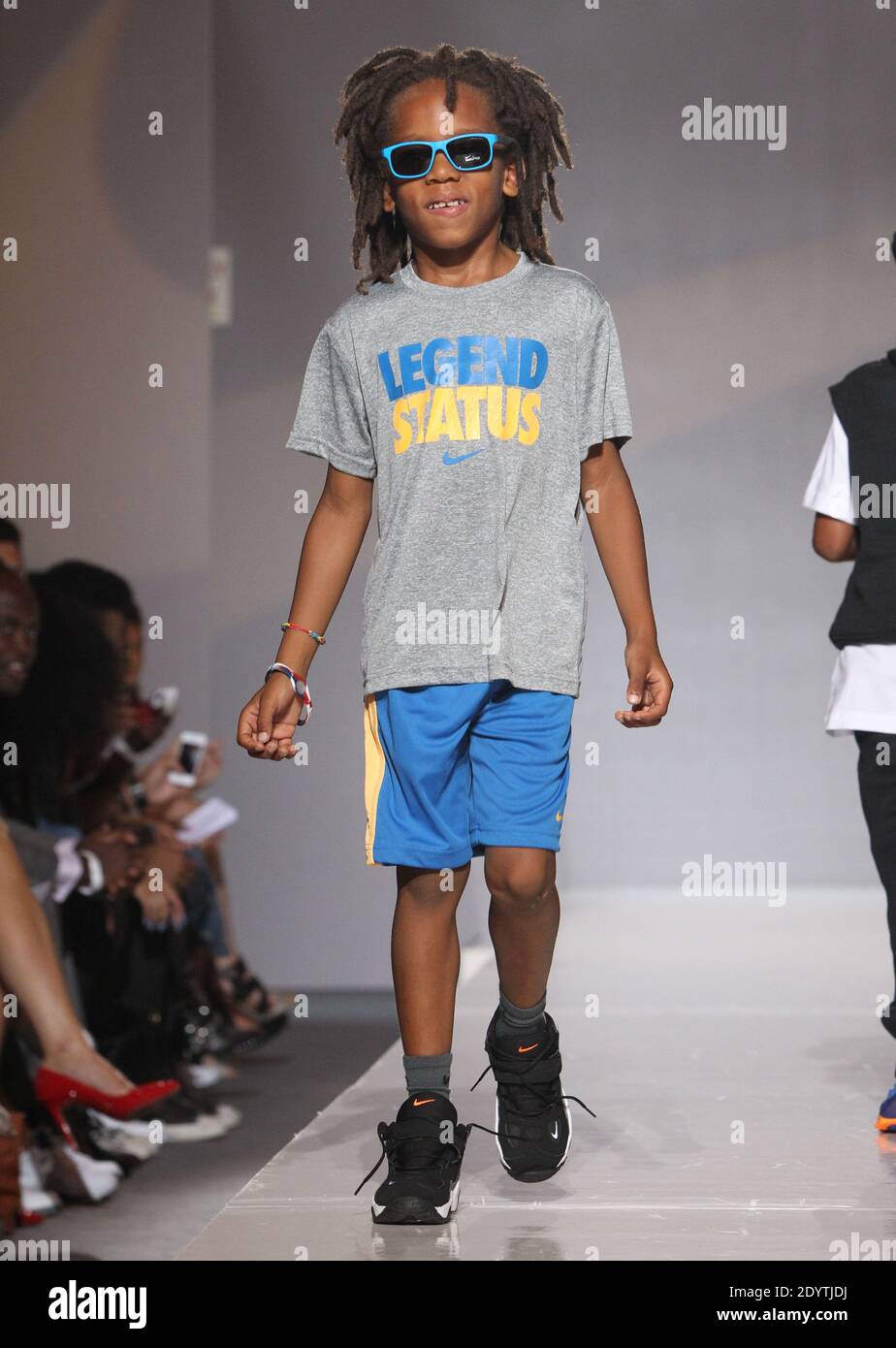 Kids rock fashion show model hi-res stock photography and images - Alamy