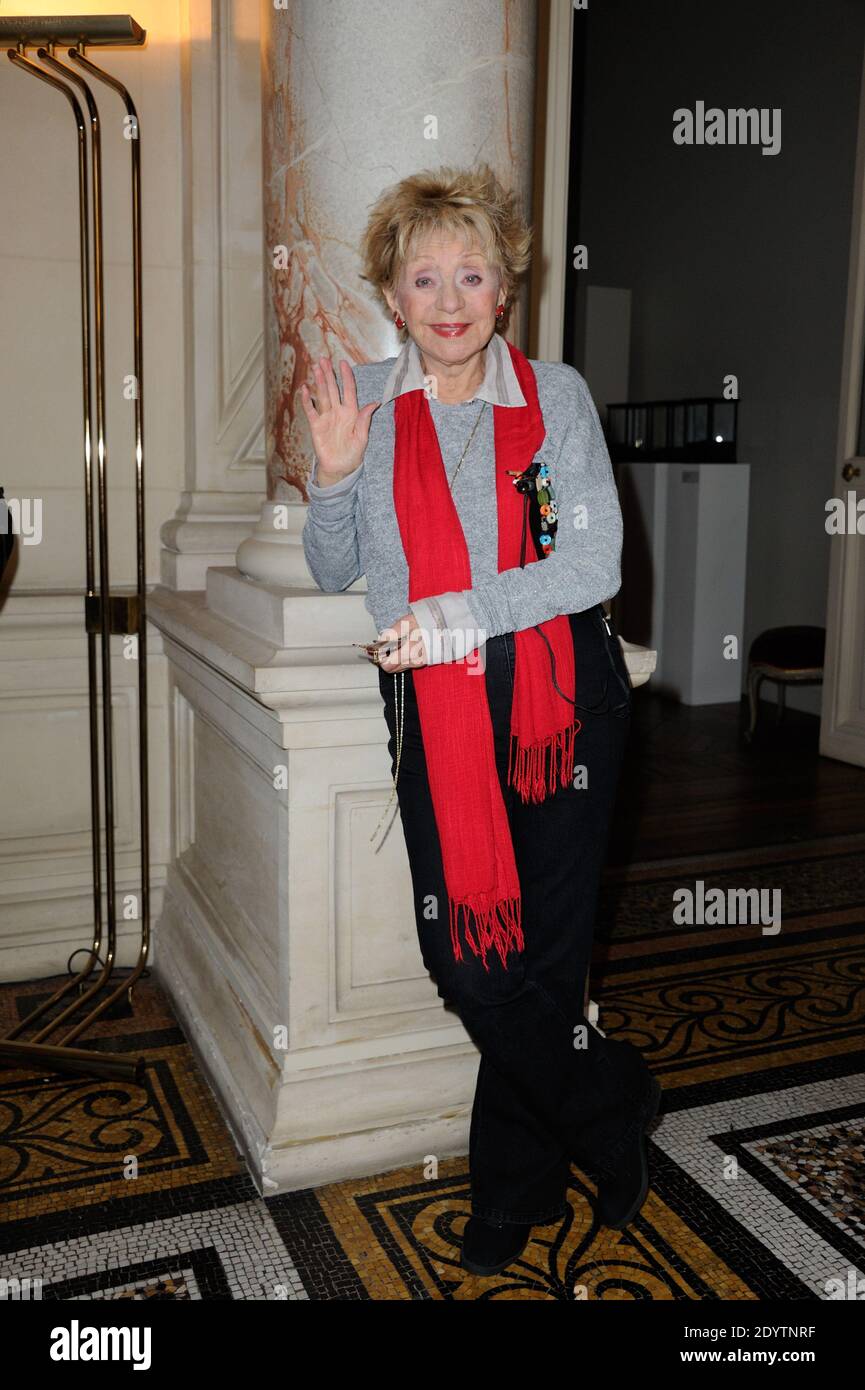 Annie Cordy during a ceremony to award Cameroonian saxophonist Manu ...