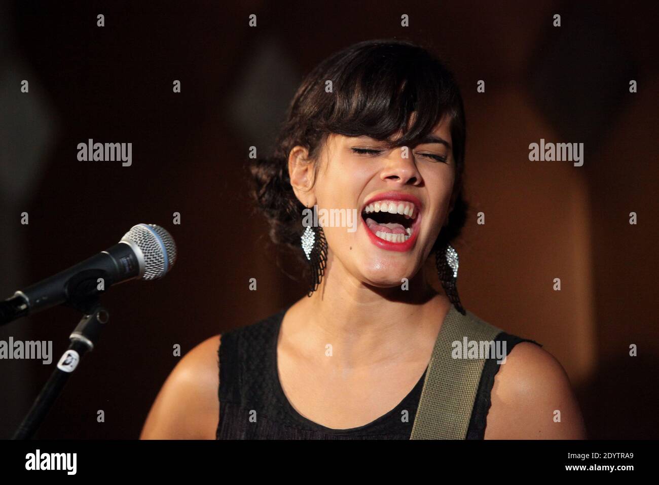 Exclusive - Sarah Manesse performs live at Paname Art Cafe in Paris ...