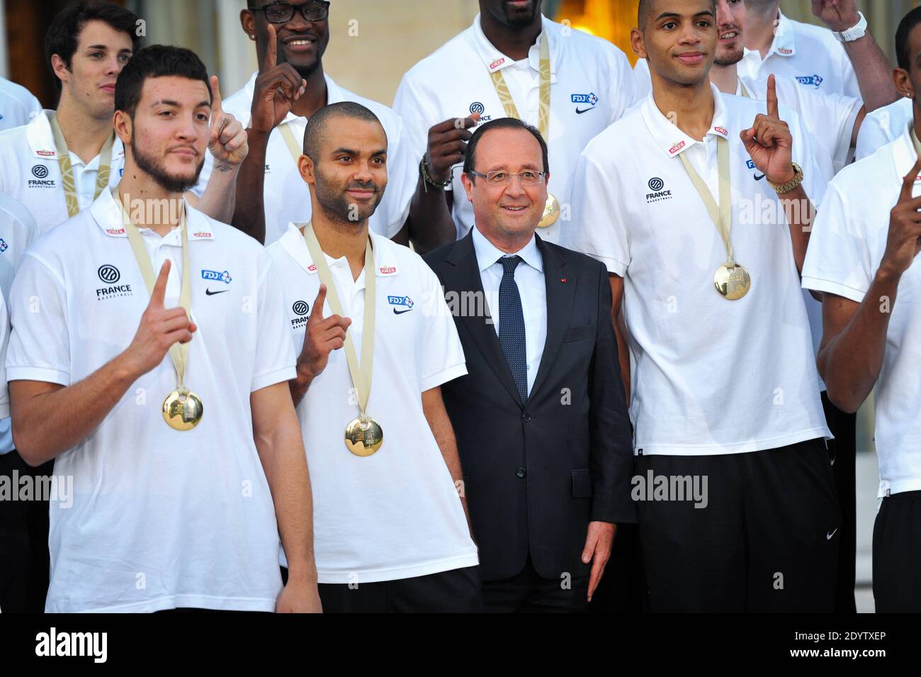 French President Francois Hollande receives French national basketball ...