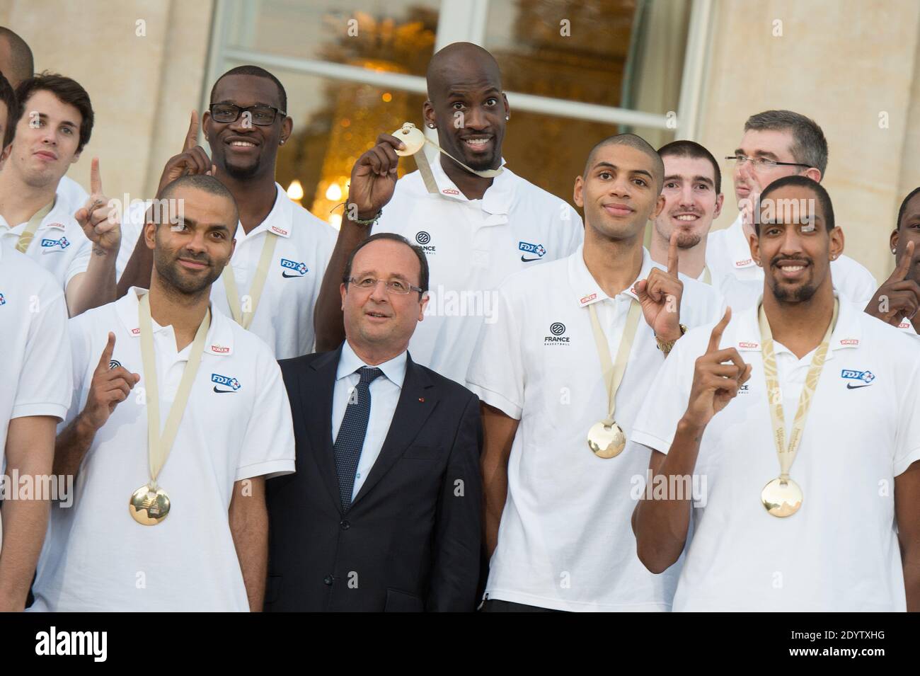 French President Francois Hollande receives French national basketball ...