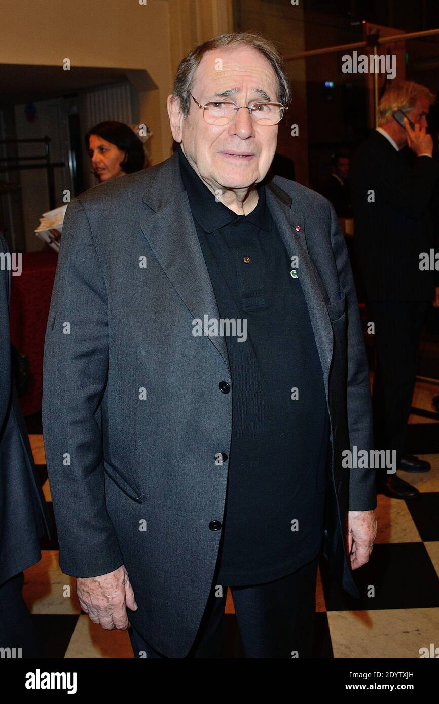Robert Hossein arriving for the 28th Gala De L'Aide A L'Enfant Refugie ...