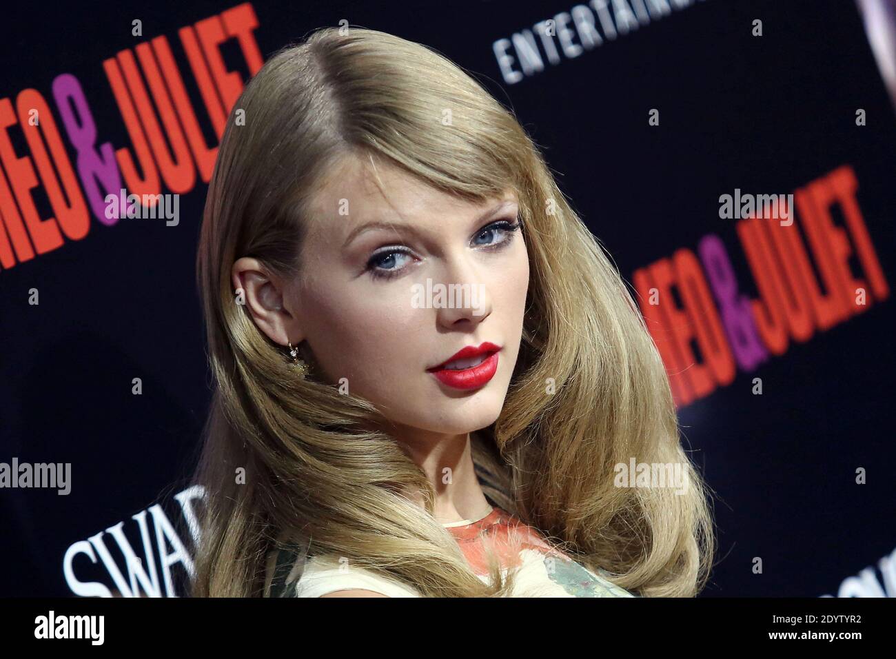 Taylor Swift arrives to the premiere of Romeo and Juliet in Hollywood ...