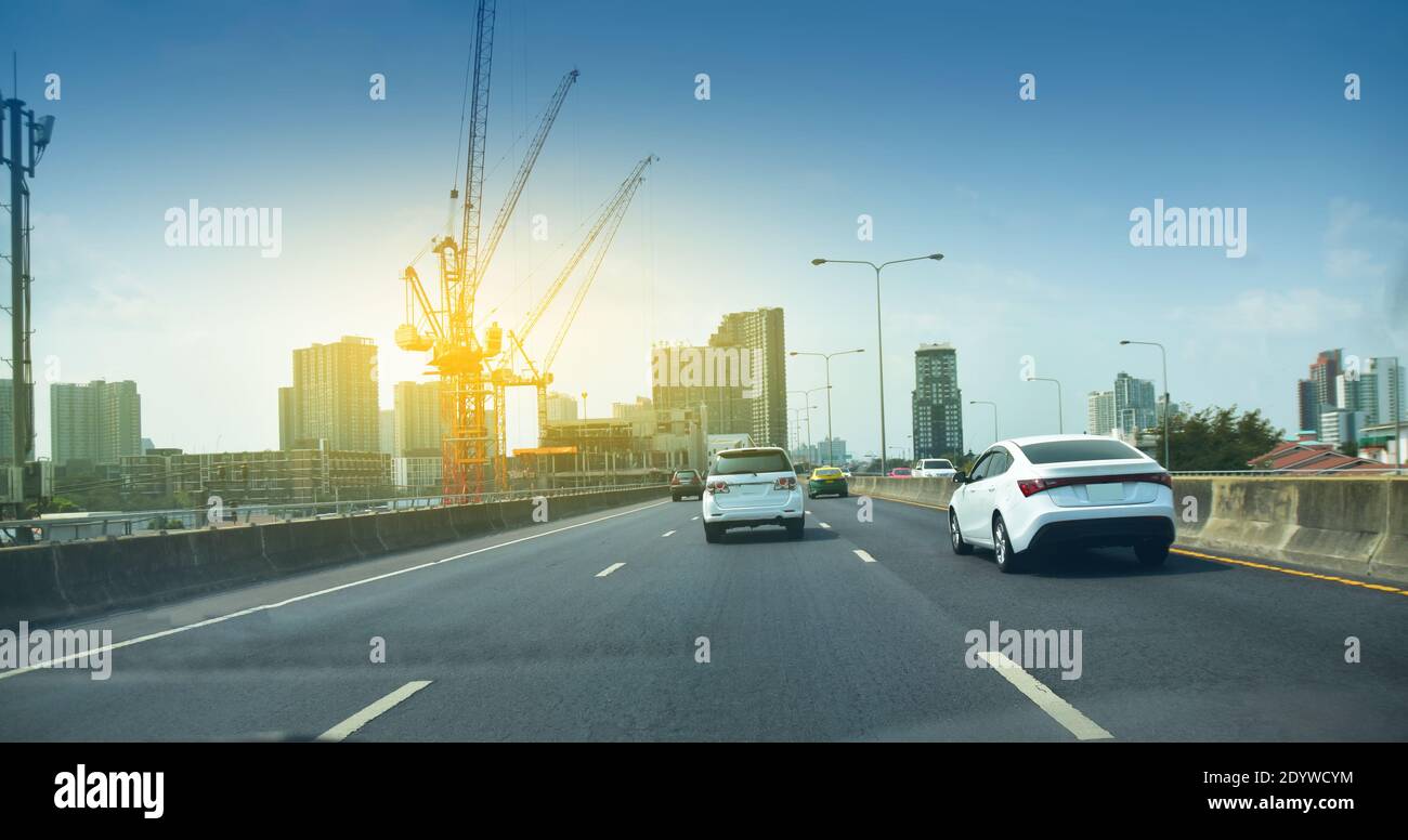 Car driving on highway road,รถยนต์บนถนนทางด่วนบนเส้นทาง Stock Photo - Alamy