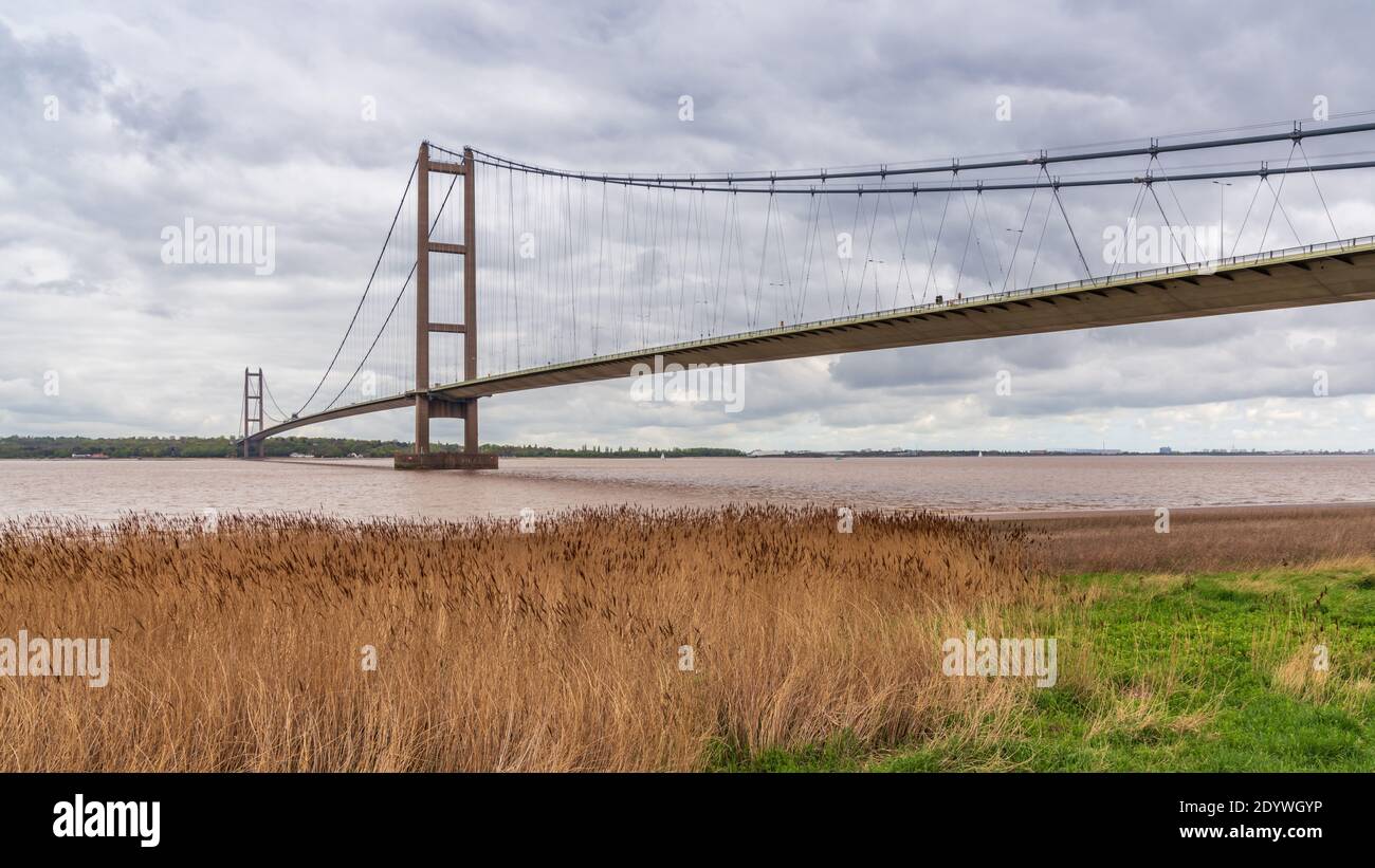 Monument bridge hull hi-res stock photography and images - Alamy