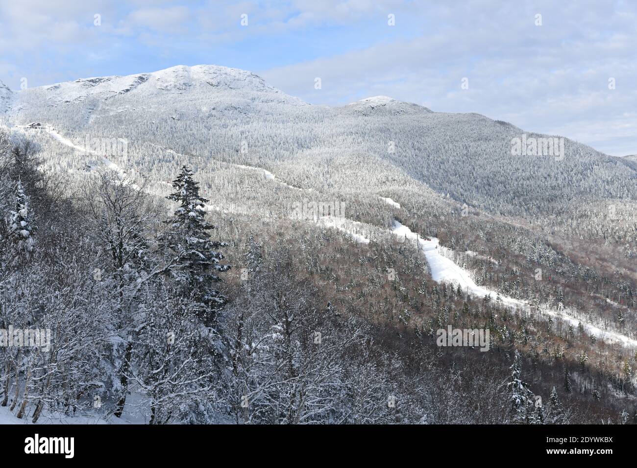 Stowe Ski Resort in Vermont, view to the Mansfield mountain slopes ...