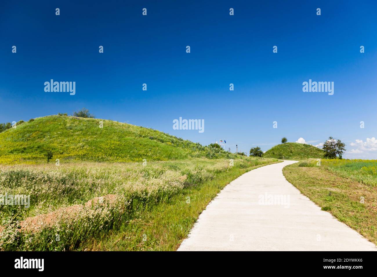 Tumulus culture hi-res stock photography and images - Alamy