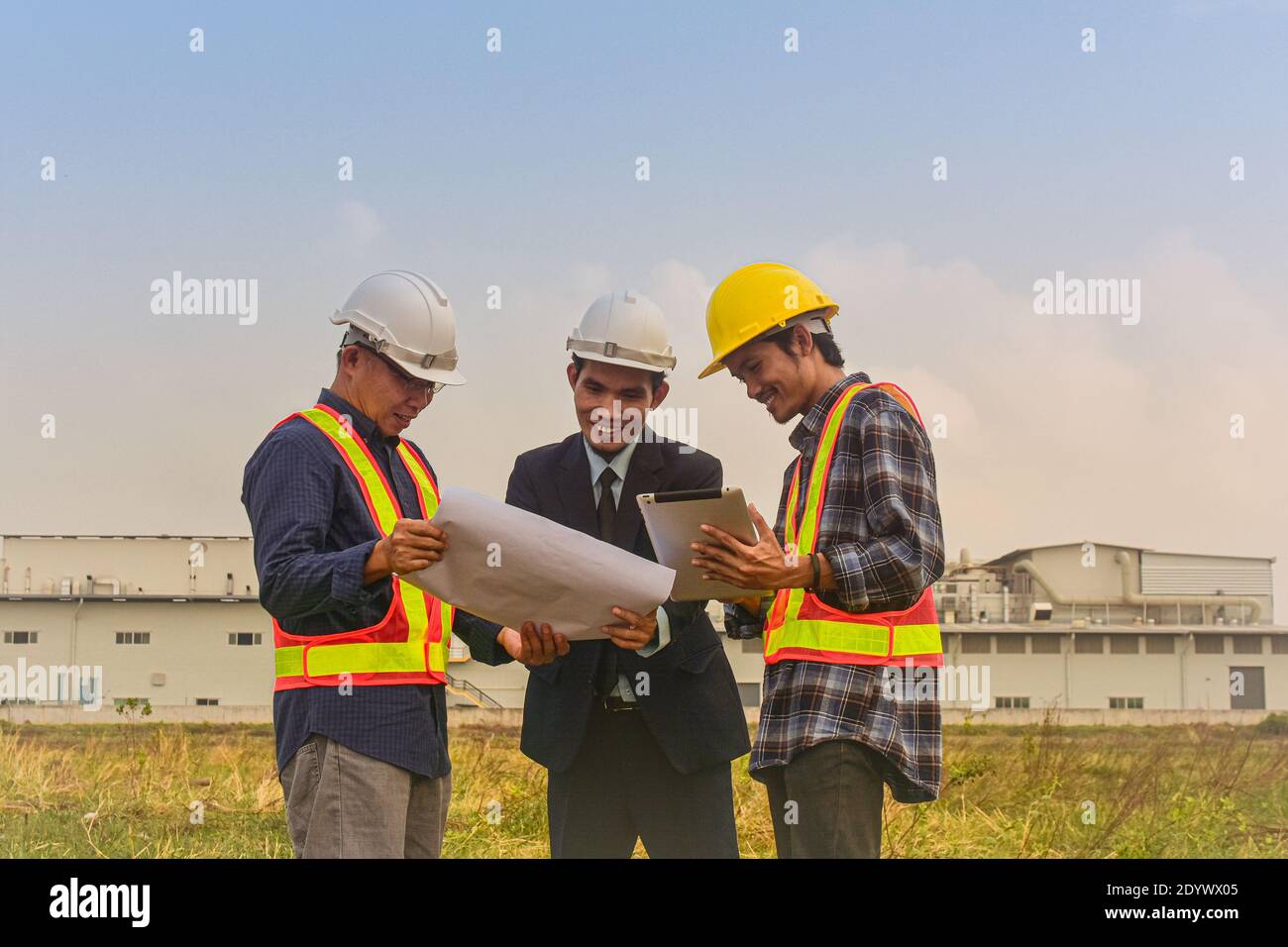 Manager project communication with Foreman Supervisor check on ...