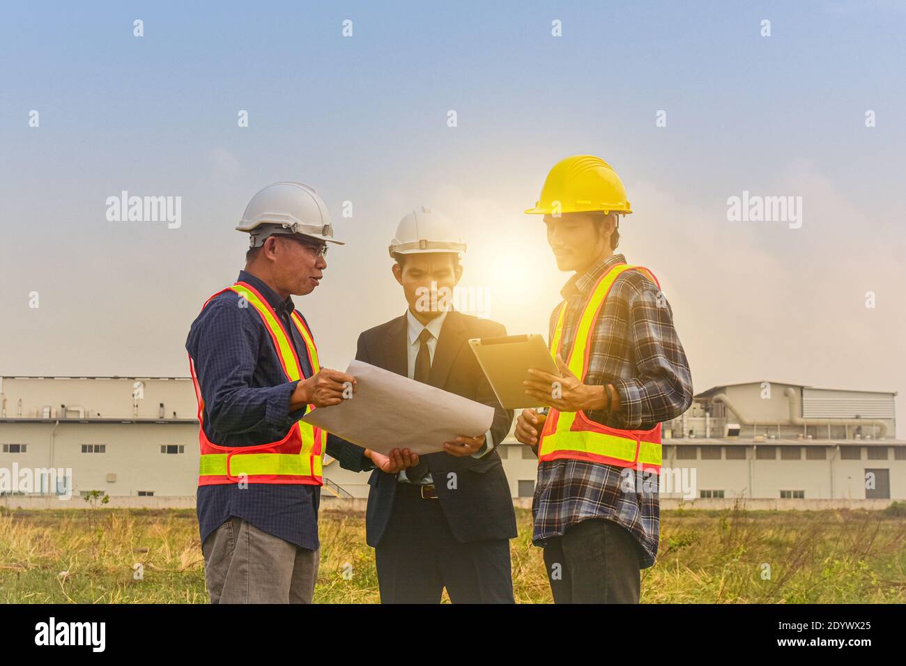 Manager project communication with Foreman Supervisor check on ...
