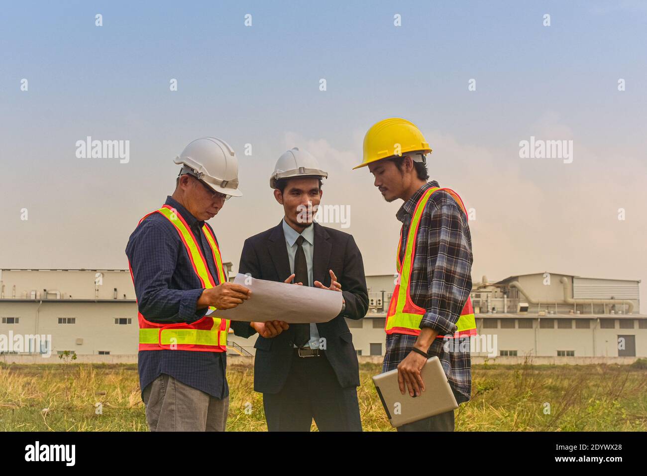 Manager project communication with Foreman Supervisor check on ...