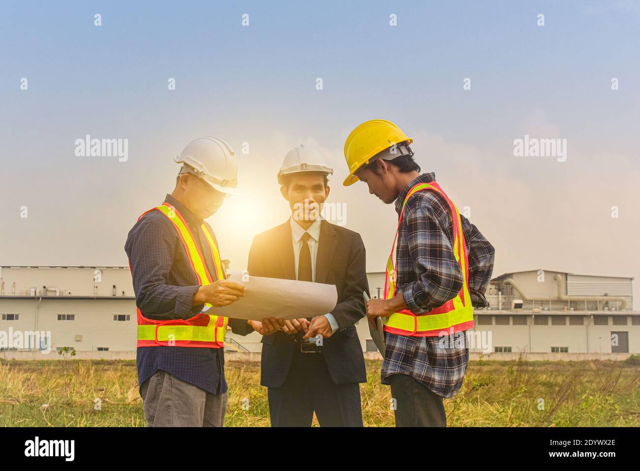 Manager project communication with Foreman Supervisor check on ...