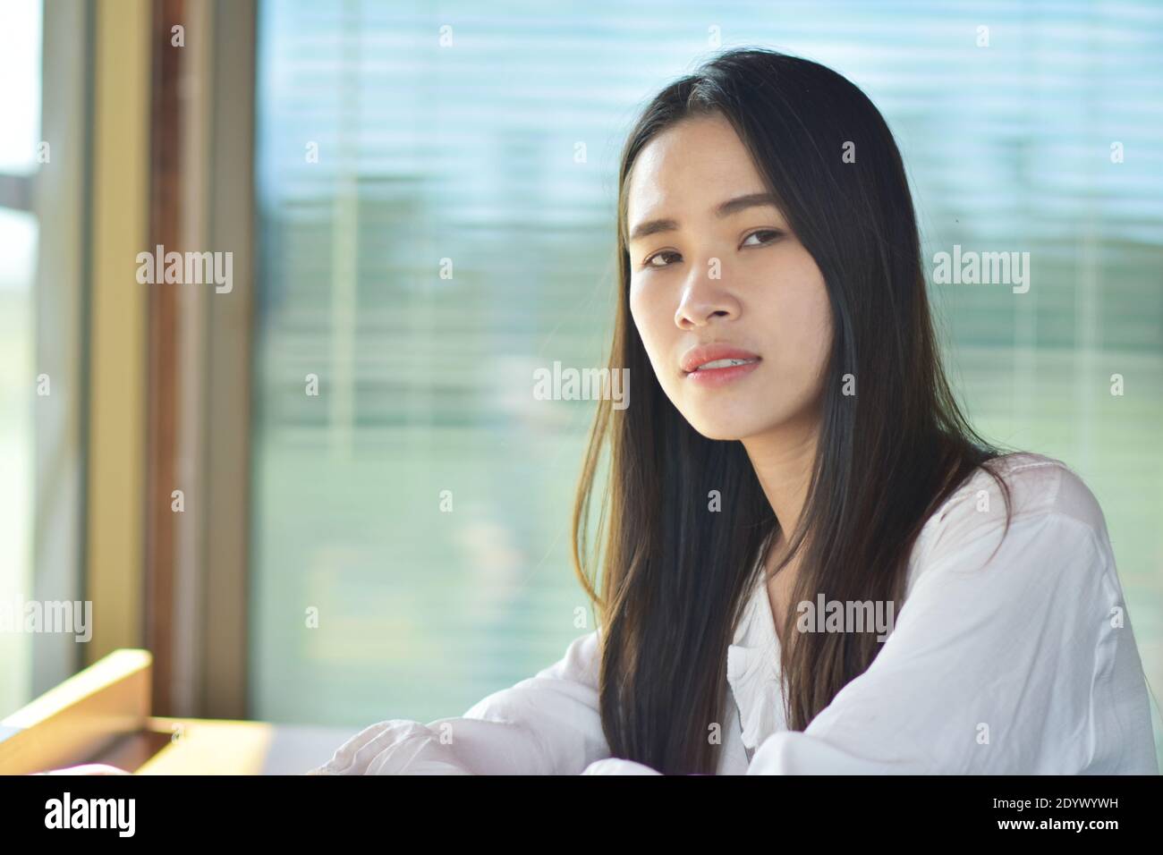 female clerk sleepy at the office desk in the afternoon Stock Photo - Alamy