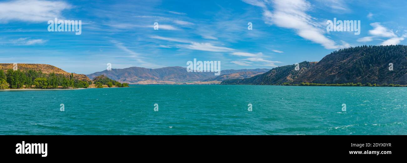 Lake aviemore new zealand hi-res stock photography and images - Alamy