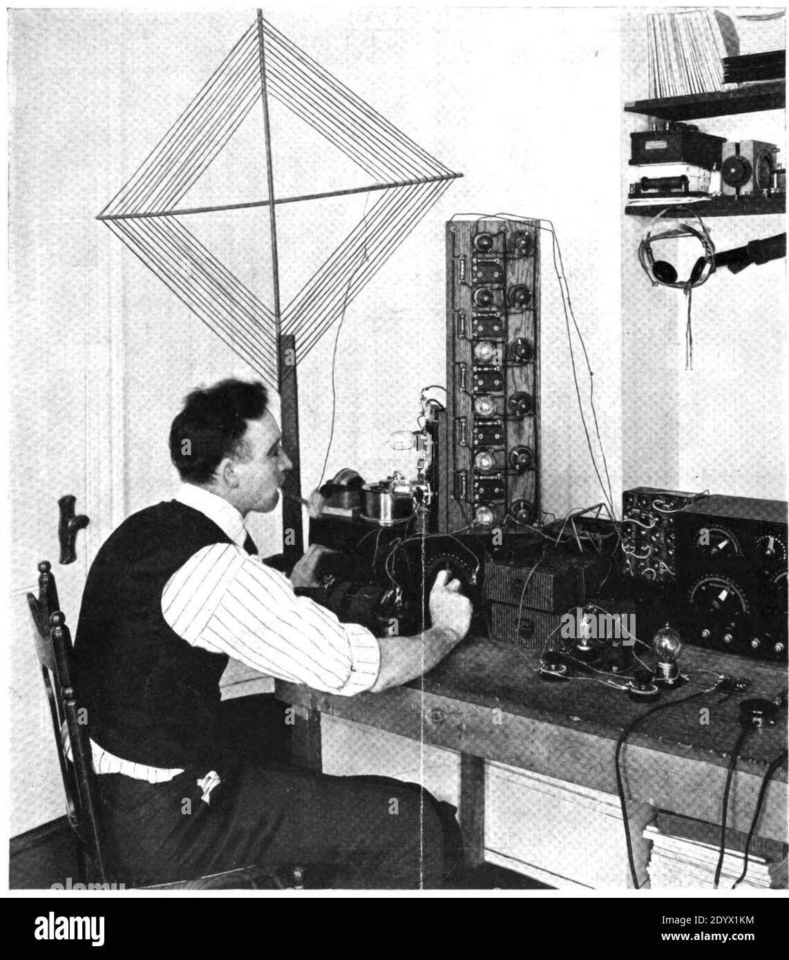 Old Radio 1920 High Resolution Stock Photography and Images - Alamy