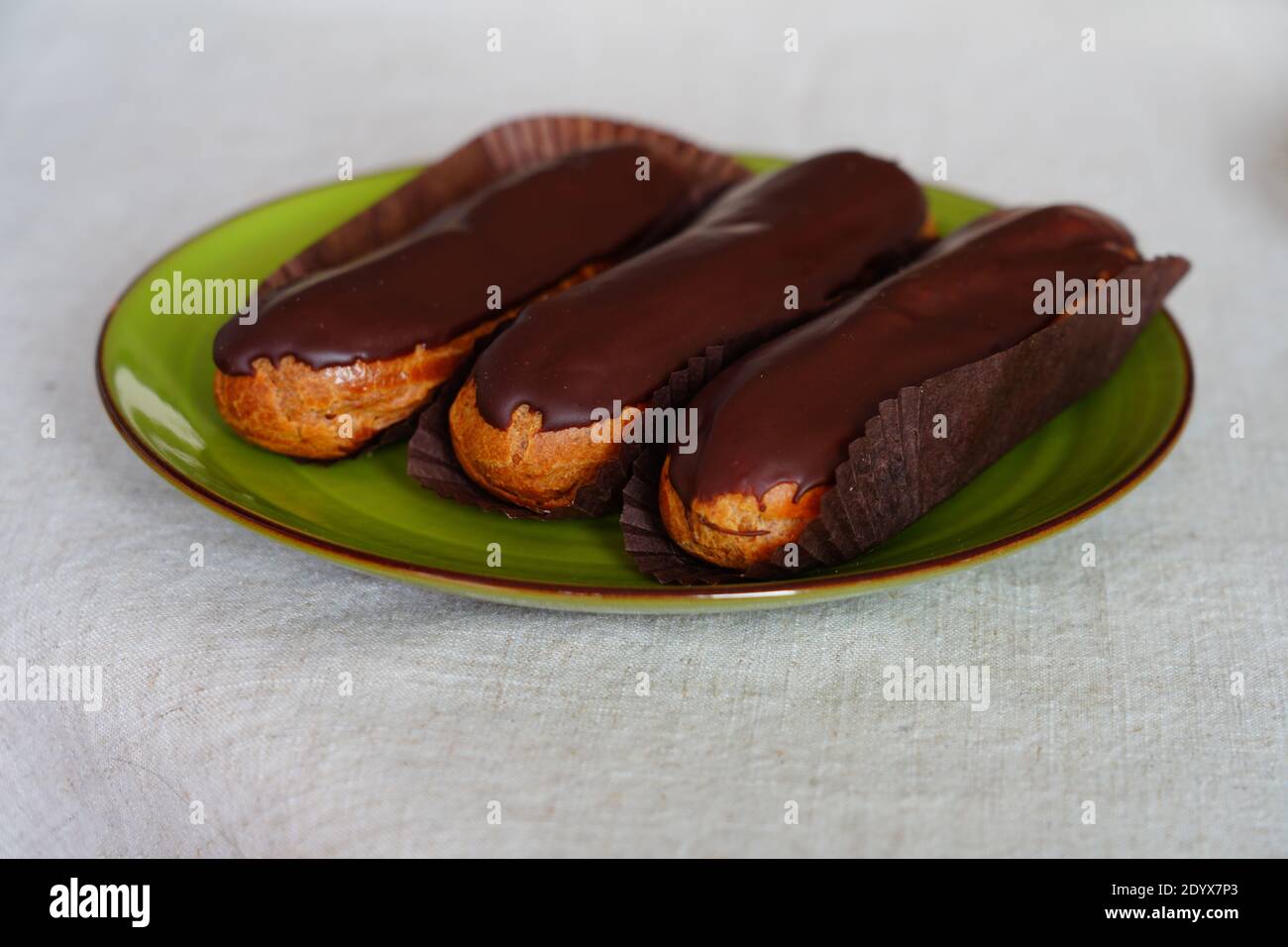 Eclair choux pastries hi-res stock photography and images - Alamy