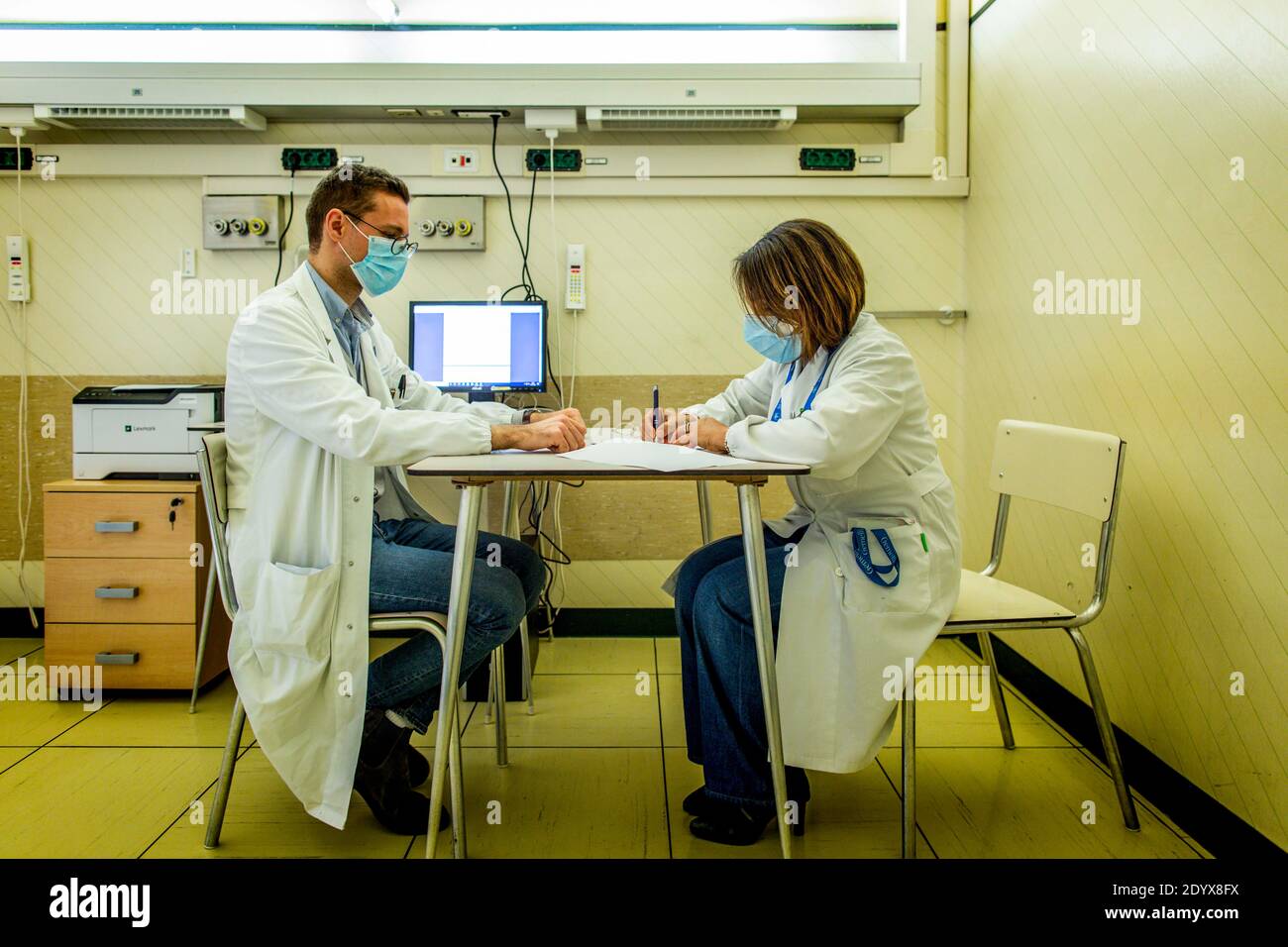 Rome hospital doctor hi-res stock photography and images - Alamy
