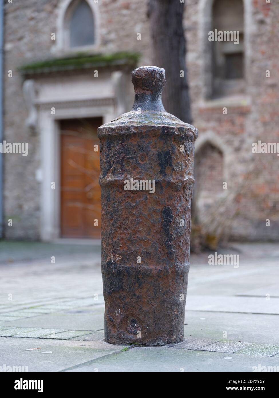 Ships cannon hi-res stock photography and images - Alamy