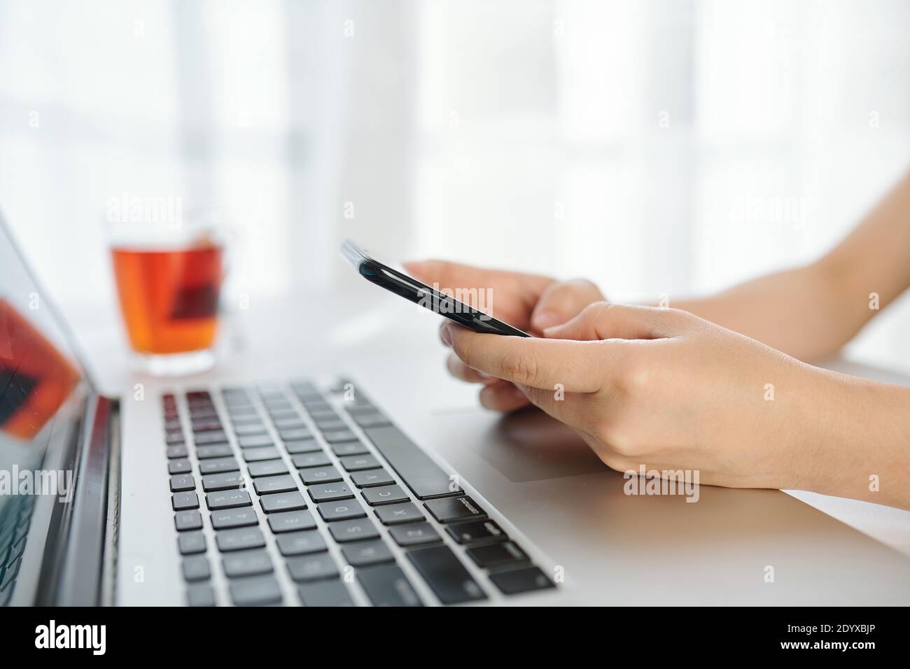 Smart notifications hi-res stock photography and images - Alamy