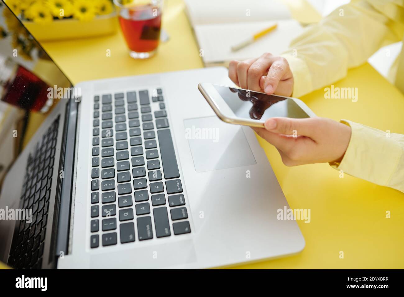 Entrepreneur checking text messages Stock Photo - Alamy Entrepreneur checking text messages Stock Photo - Alamy