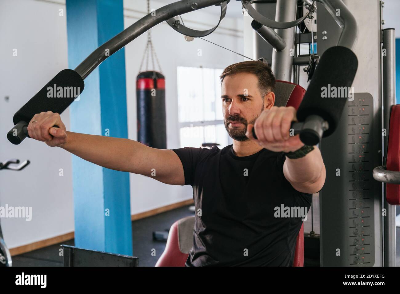 Muscular athlete training press hi-res stock photography and images - Alamy