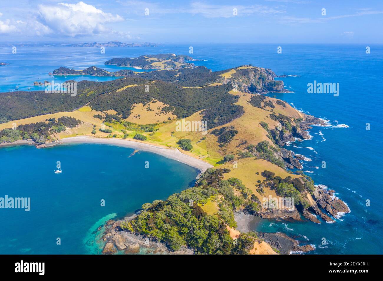 Urupukapuka island bay islands new hi-res stock photography and images ...