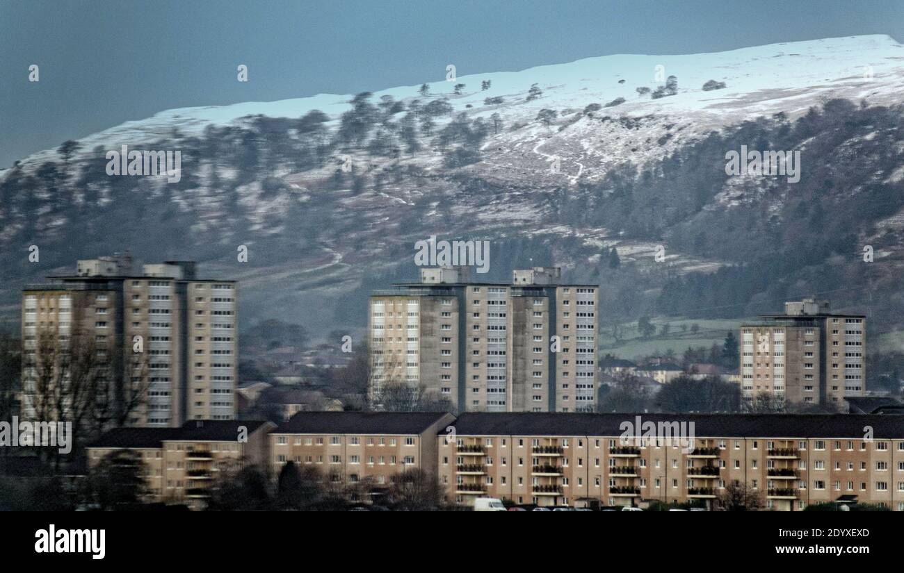 Drumchapel peripheral housing estate glasgow hi-res stock photography ...