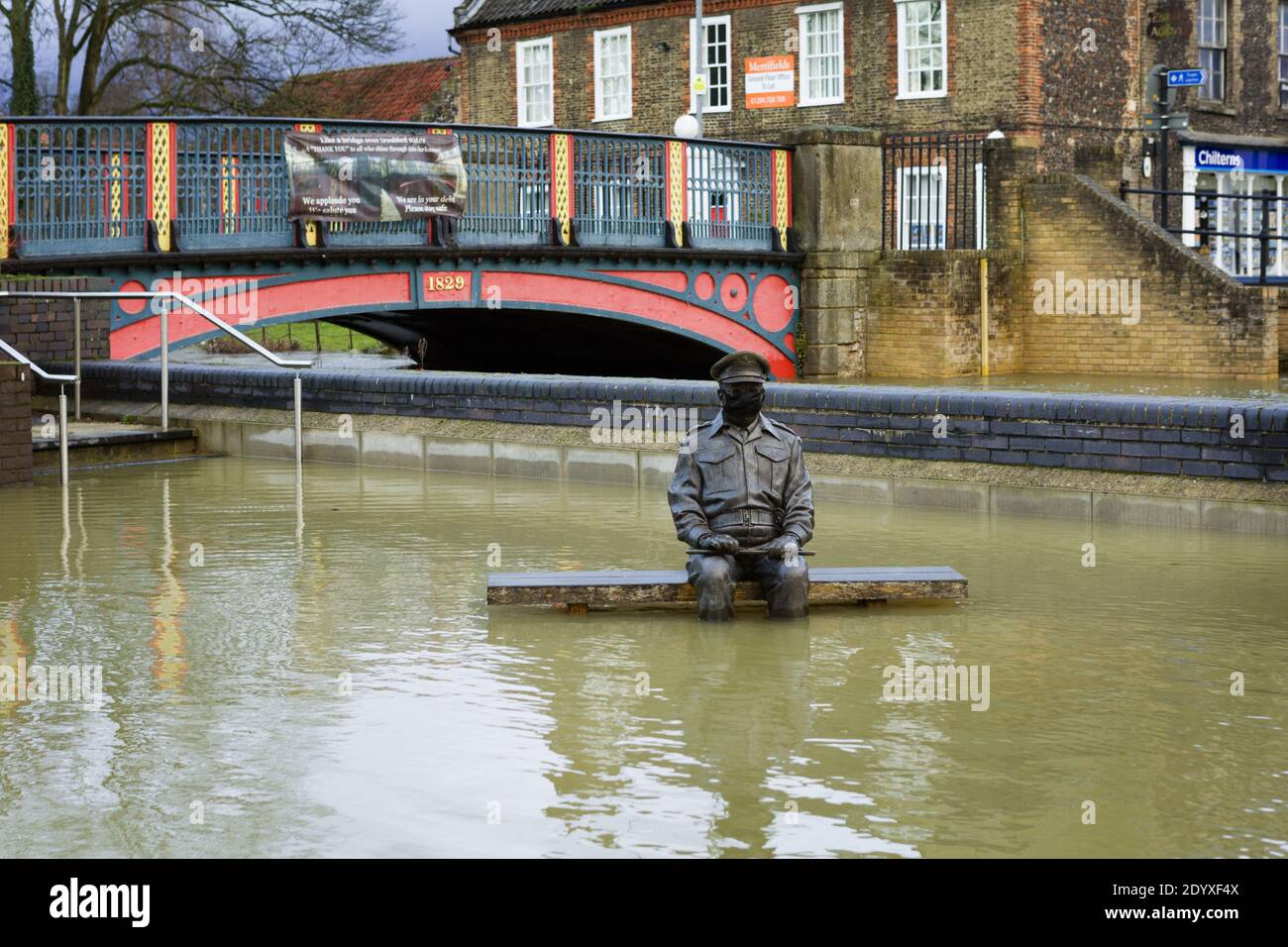 Thetford captain mainwaring statue hi-res stock photography and images ...