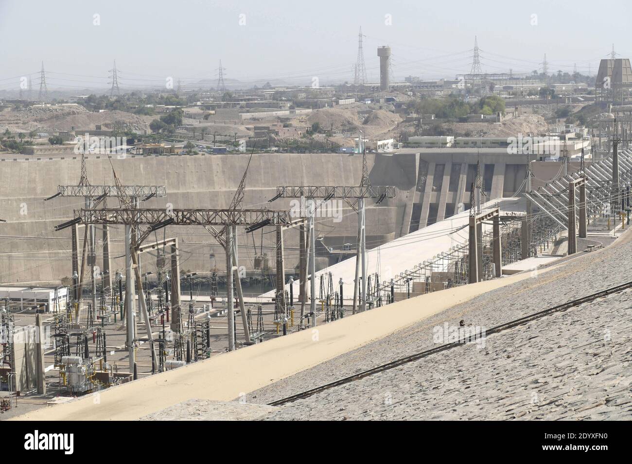 Aswan dam aerial hi-res stock photography and images - Alamy