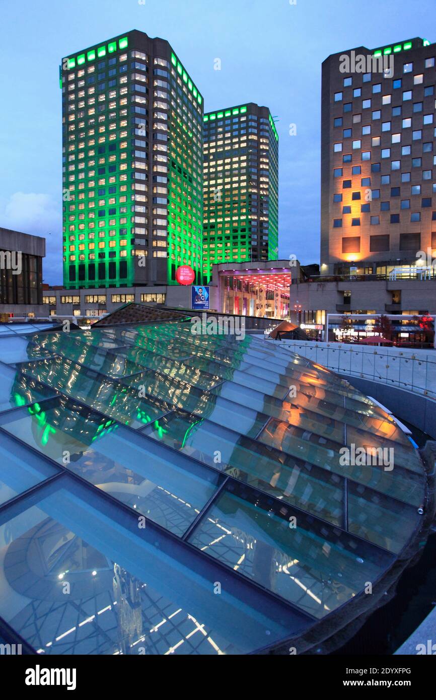 Complexe Desjardins High Resolution Stock Photography and Images - Alamy