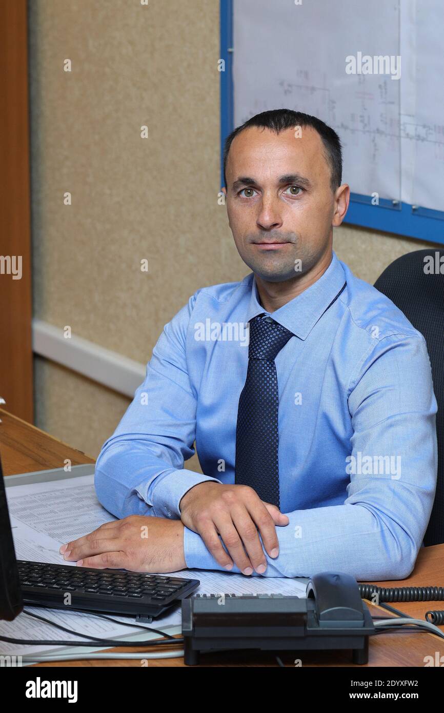 Tie to desk hi-res stock photography and images - Alamy