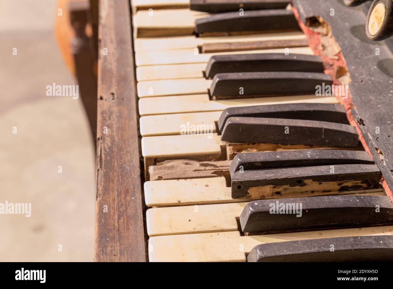 Closeup shot of an old piano keyboard with dusty damaged keys Stock ...