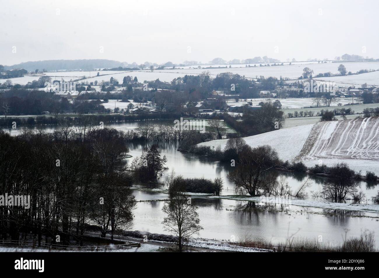 Flooded fields near burford hi-res stock photography and images - Alamy