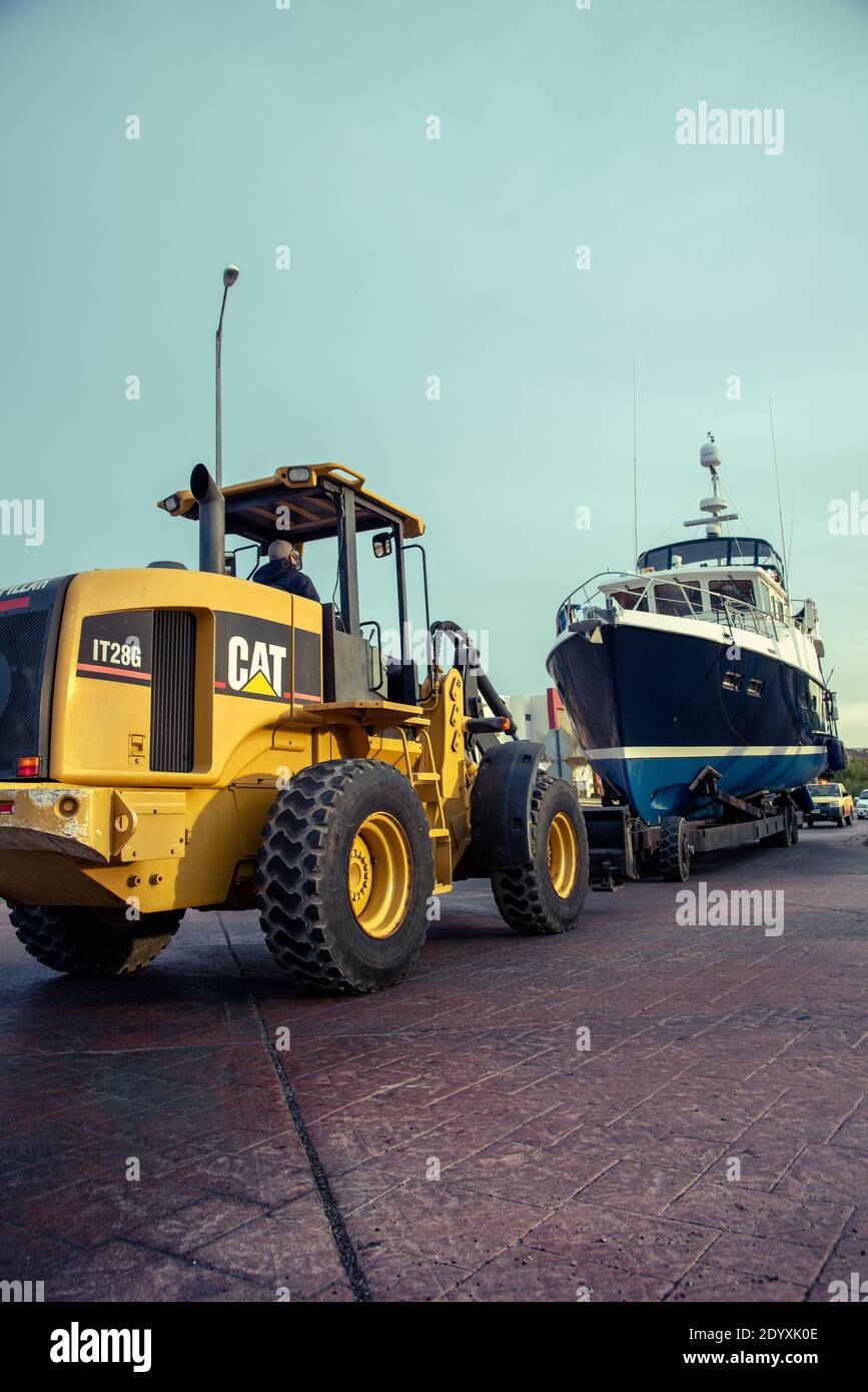 Large heavy machine hi-res stock photography and images - Alamy