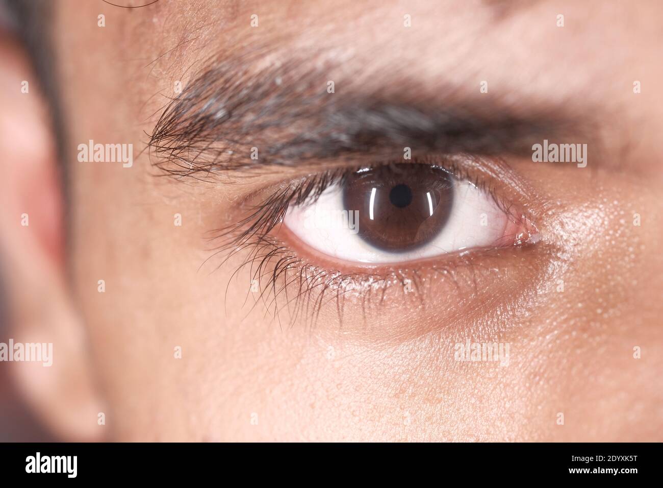 Man with eyeshadow hi-res stock photography and images - Alamy