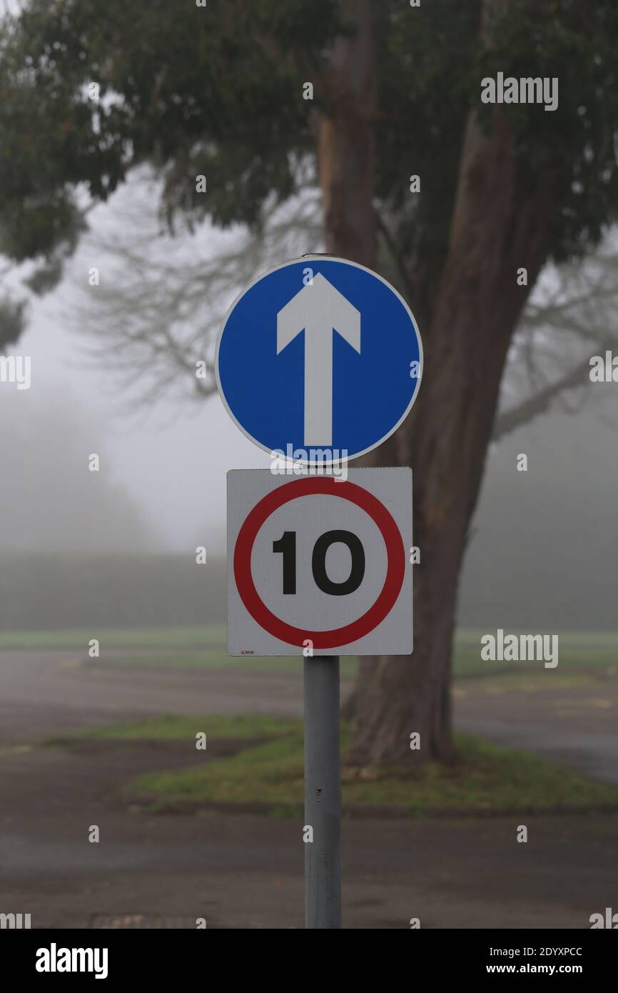 Traffic Control Signs, Construction and Safety Images Stock Photo - Alamy