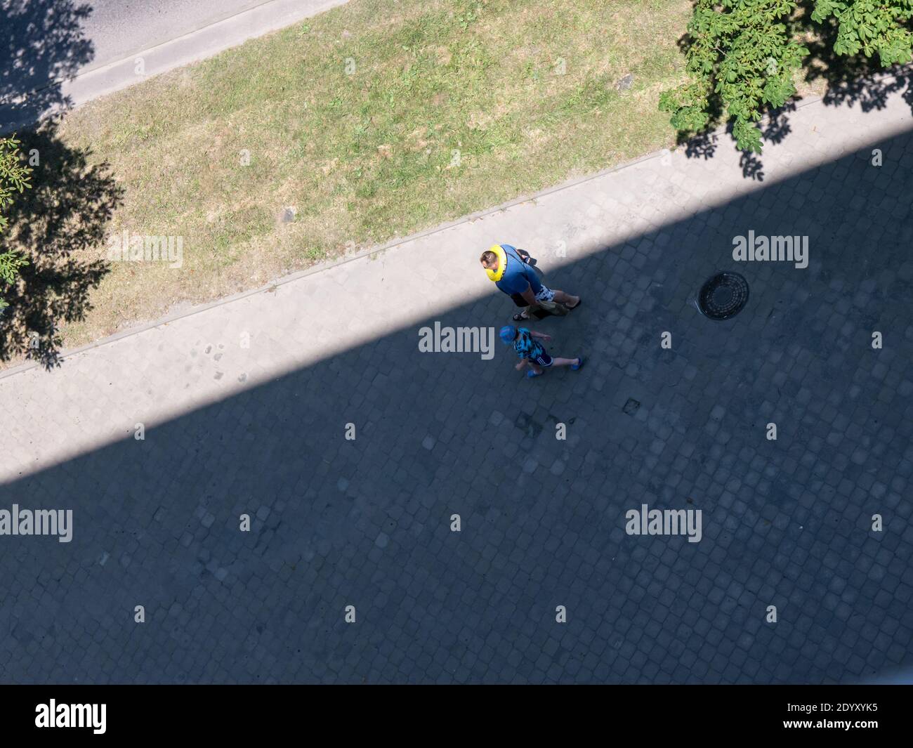 The Architecture backgrounds and objects. Sidewalk. Man. Woman. Girl ...