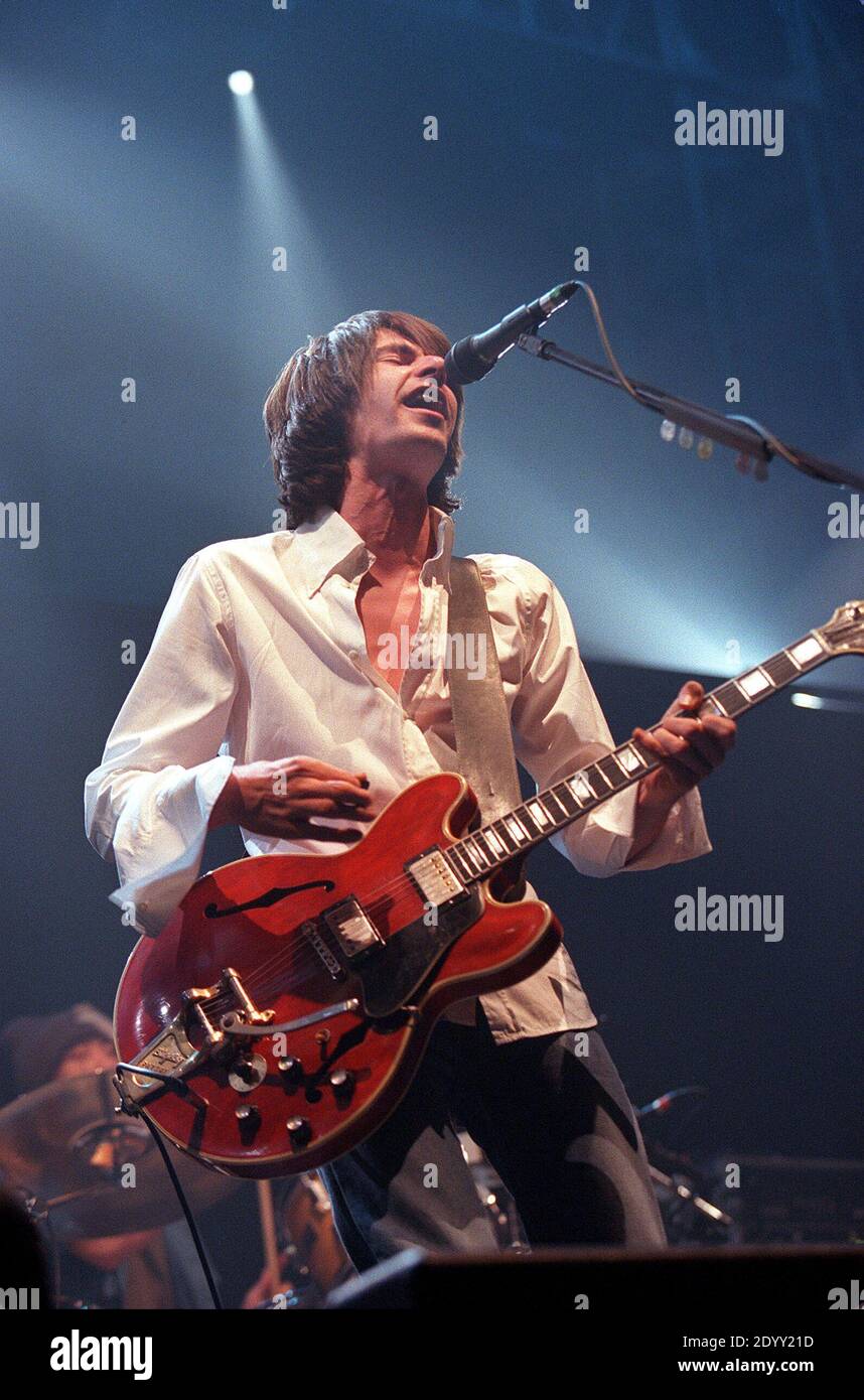 Bernard Butler in concert at Wembley Arena in London, UK. 2nd November ...