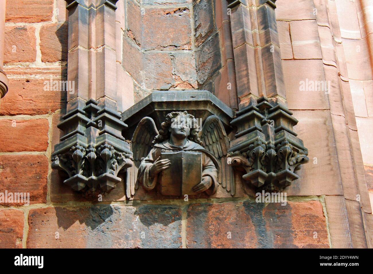 Chester Cathedral Stone Angel Stock Photo - Alamy