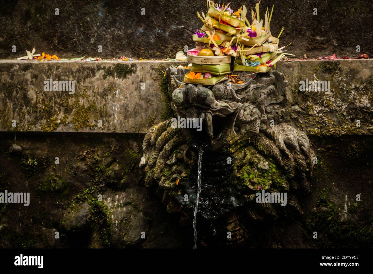 Offerings to the temple hi-res stock photography and images - Alamy