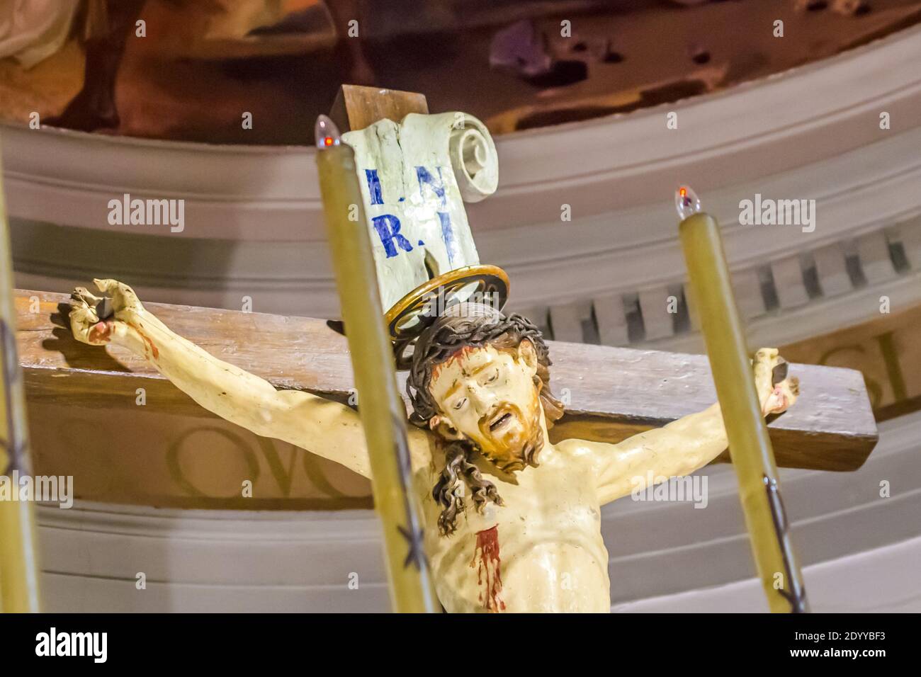 statue of jesus christ and his cross dead and resurrected for our ...